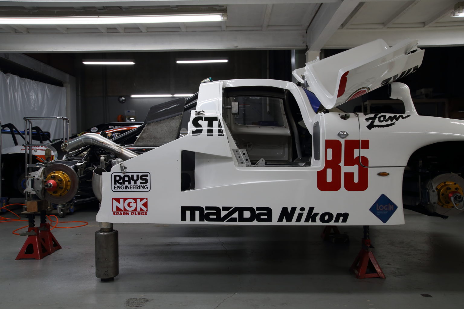 La Mazda 737C châssis 737C-001 restaurée dans sa configuration Le Mans 1985
