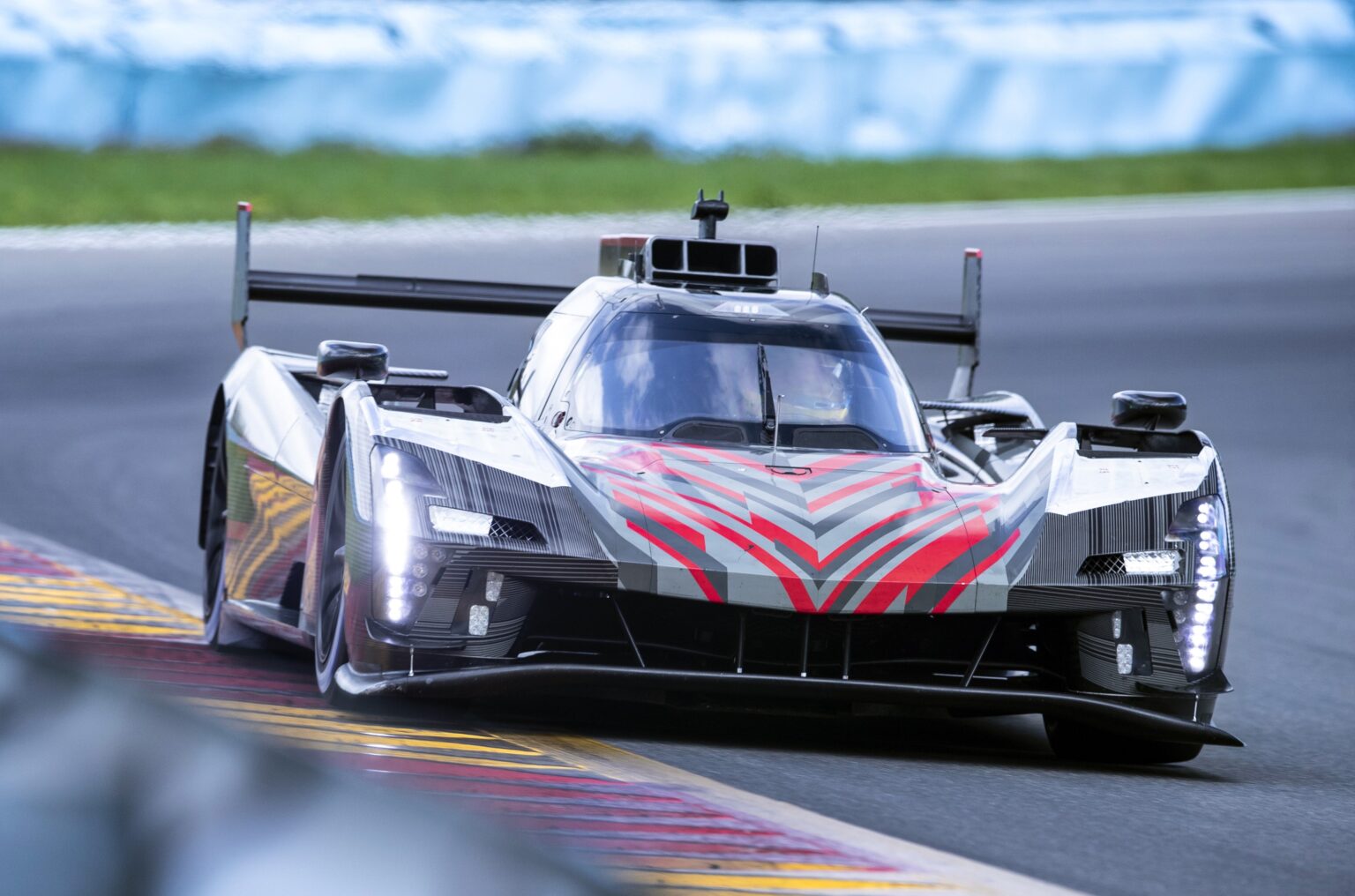 Cadillac V-Series.R Hybrid Hypercar / GTP : la fiche technique